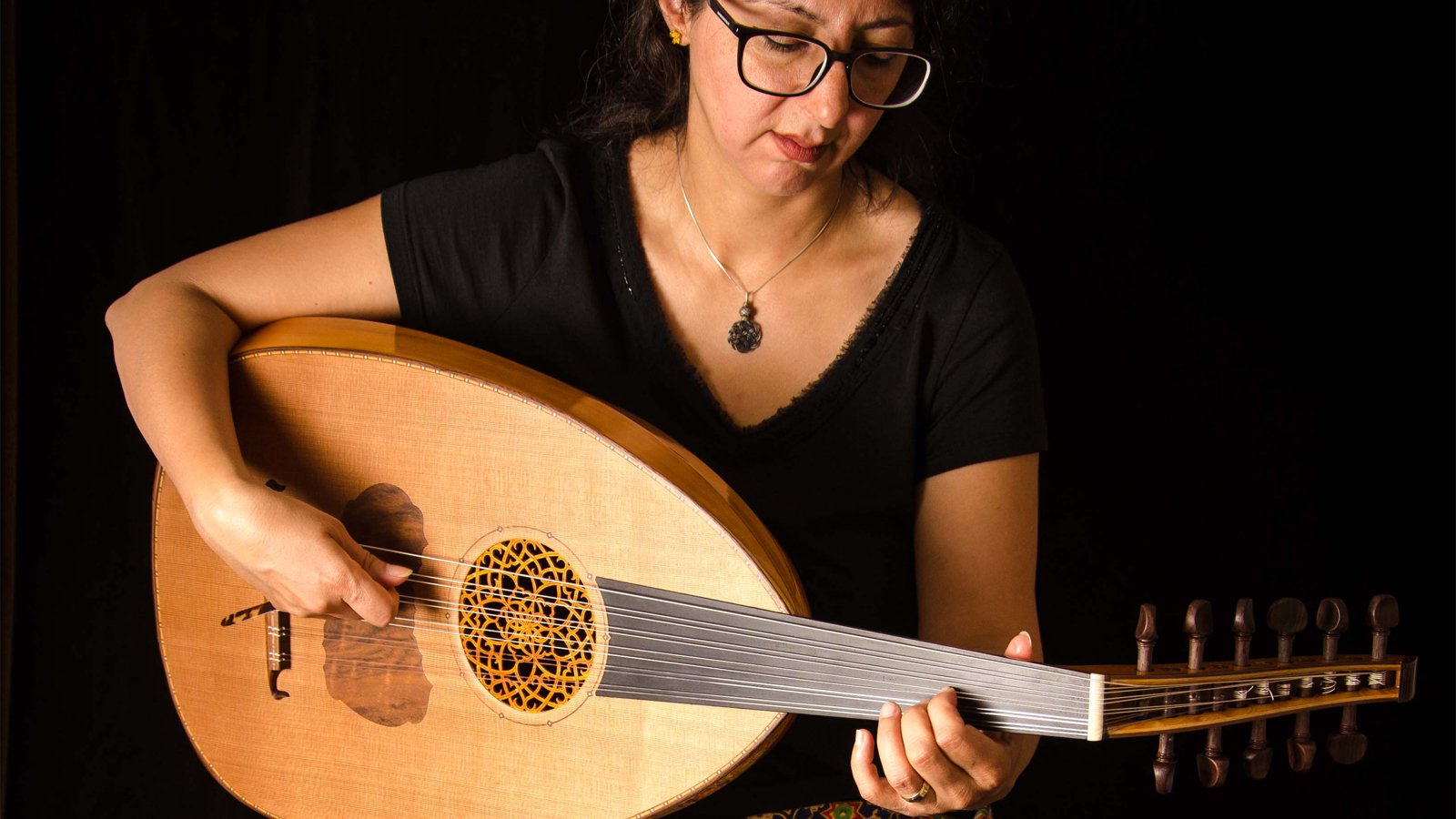 Female Oud Player in Dubai | DXB Entertainers